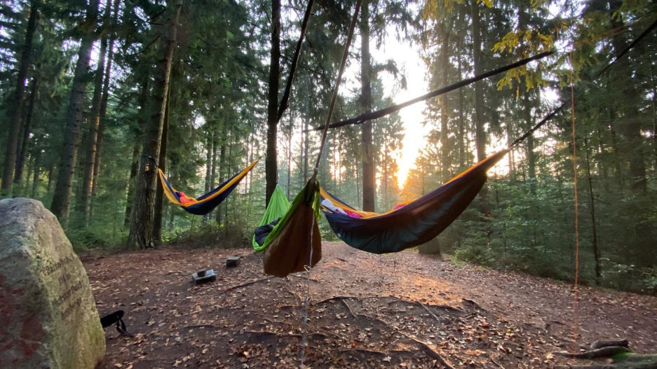 🥇 Die besten Hängematten für Outdoor-Abenteuer | ⛰️ Christo Foerster